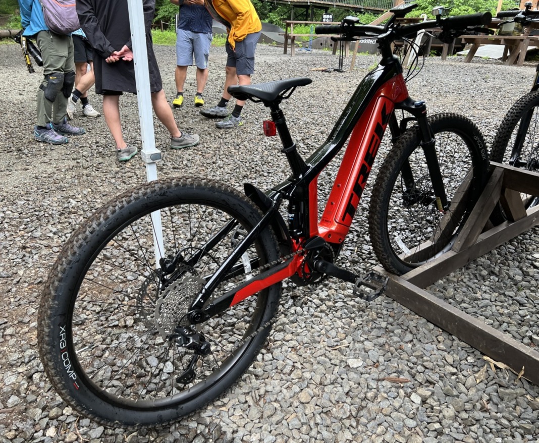 TREK 新型フルサスE-MTB「POWERFLY FS4」登場 | シクロライダー
