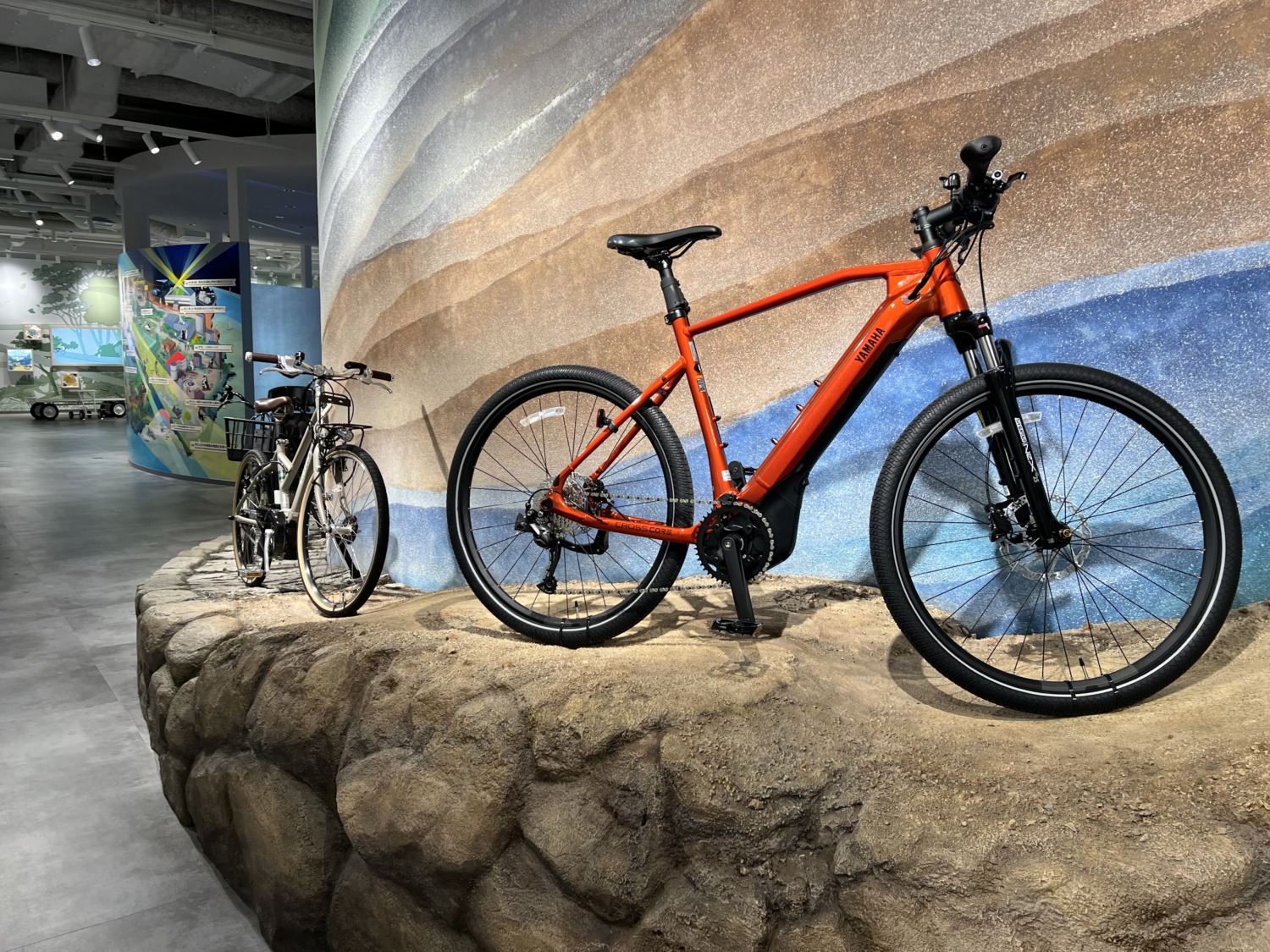 ヤマハ発動機、横浜みなとみらいにショールーム『Yamaha E-Ride Base』をオープン | シクロライダー