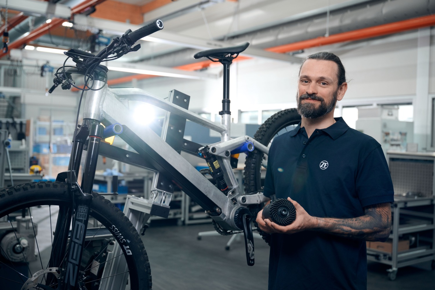 ZF 48Vの新型Eバイク用モーター「CentriX」発表 小型化と出力・トルクを両立 | シクロライダー