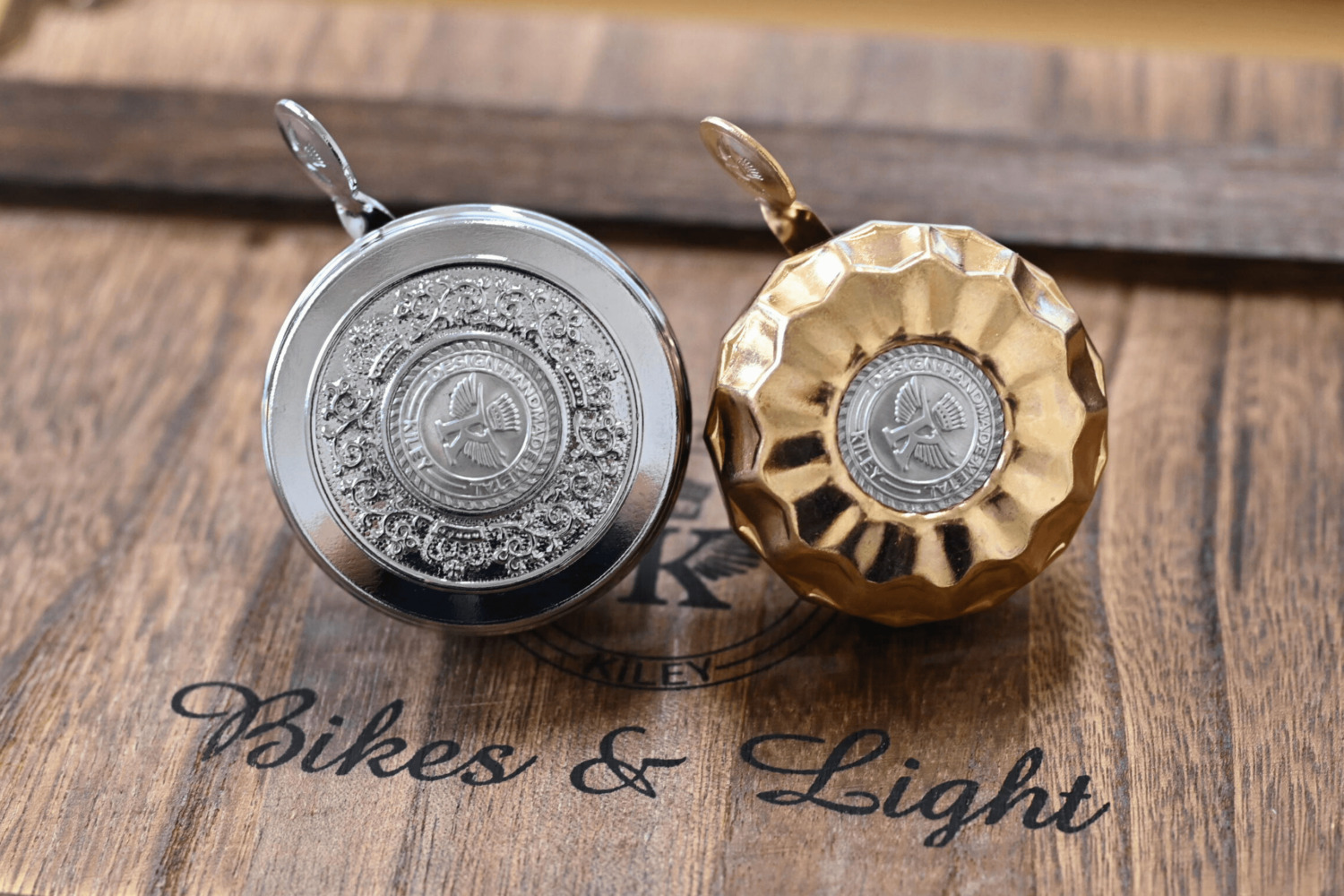 KiLEY、レトロデザインの新作ベル『Kicca Bell』と『Showa Bell』を発売 | シクロライダー
